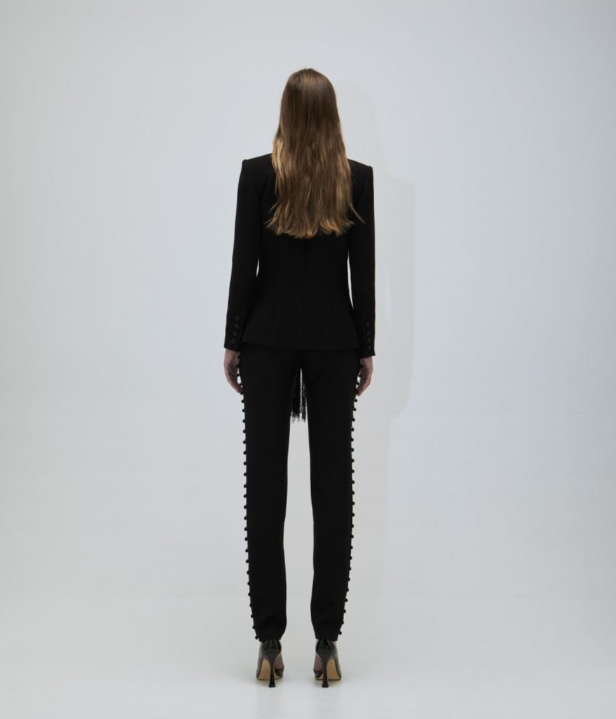 Spanish suit with lapels manila shawl - Ze García